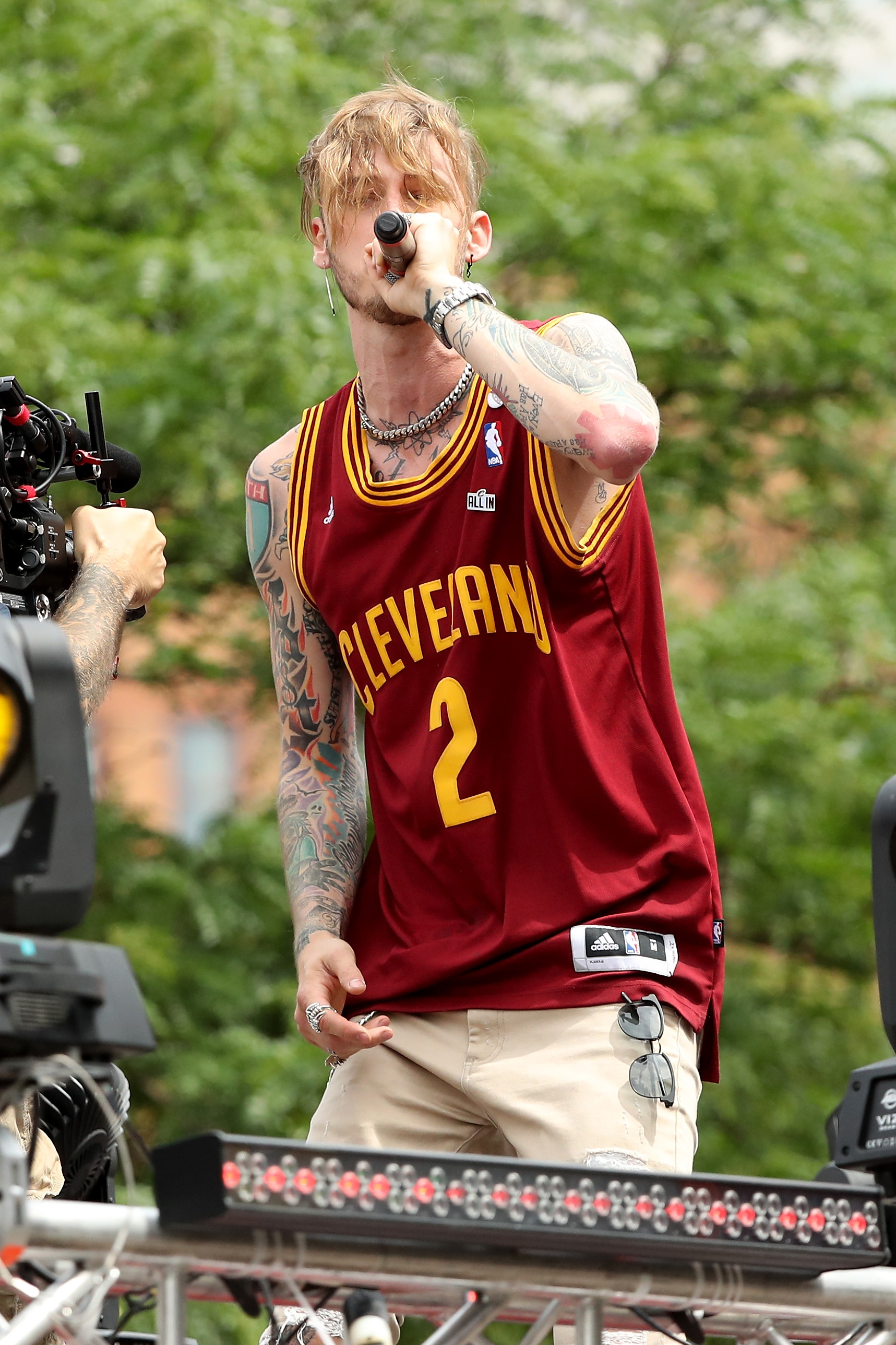Entertainment Rundown- MGK Crew Beat the Crap out of This Guy - Power 107.5